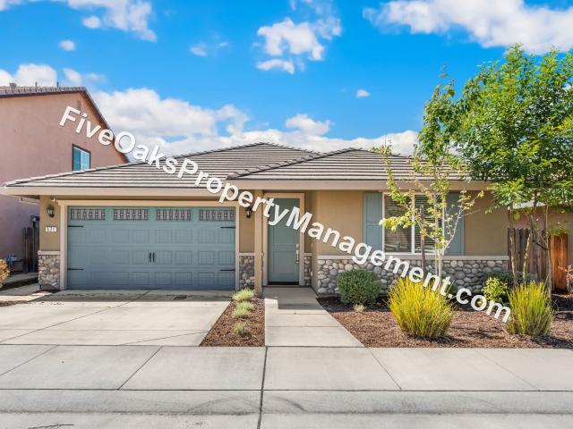571 Willow Ridge Ct, 3 beds, 3 full baths