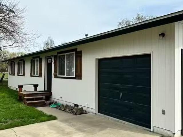 57242628 1704 N Brooklane St