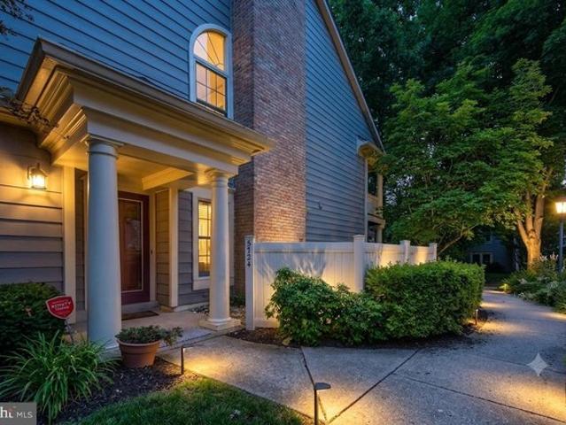 5724 Mayfair Manor Dr Unit 99, North Bethesda, MD 20852
