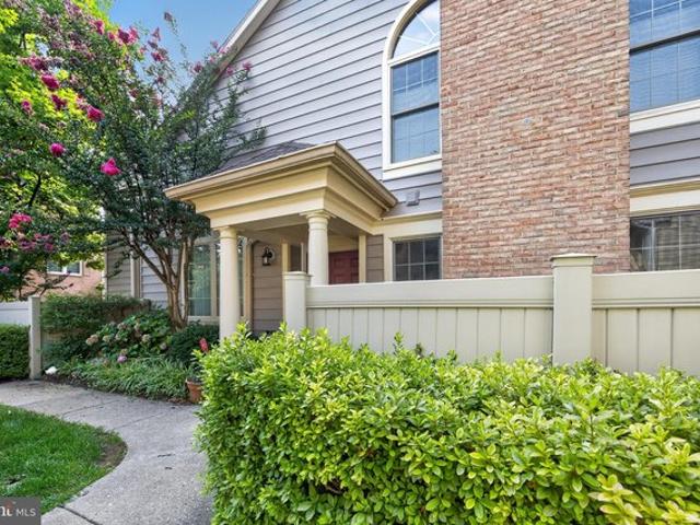 5724 Mayfair Manor Dr Unit 99, North Bethesda, MD 20852