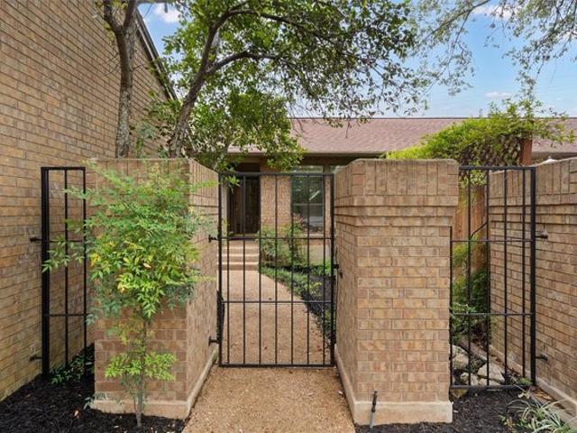 5724 N Scout Island Cir, Austin, TX 78731