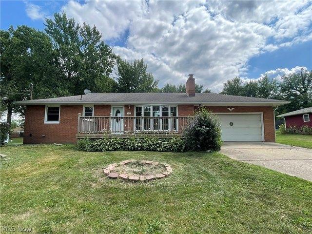 5724 Bonnie Lou Dr, New Franklin, OH 44319