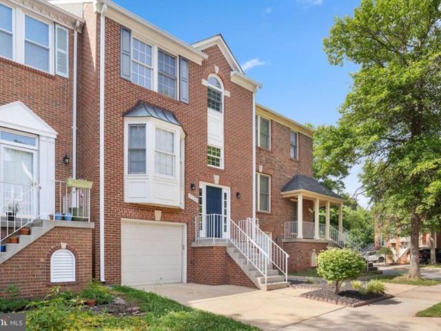 5724 Wood Creek Ln, Centreville, VA 20120
