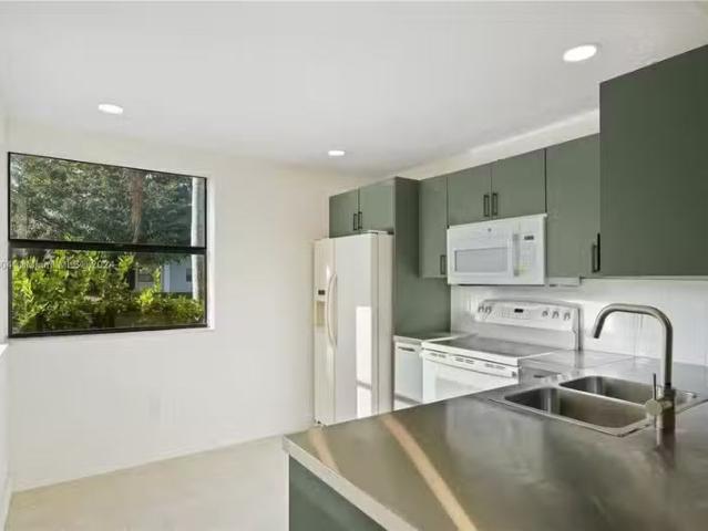 57252052 1160 Washington Cir