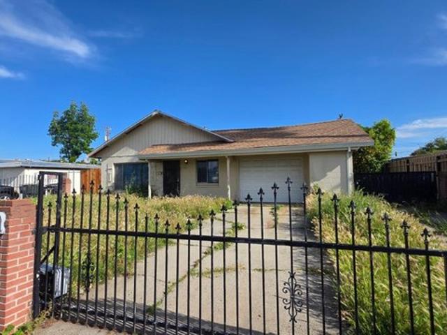 5725 Manmar Way, Sacramento, CA 95823