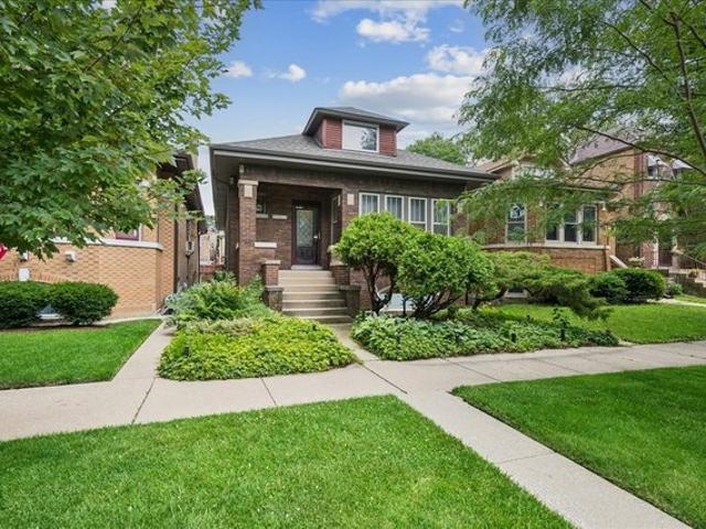 5725 N Sacramento Ave, Chicago, IL 60659