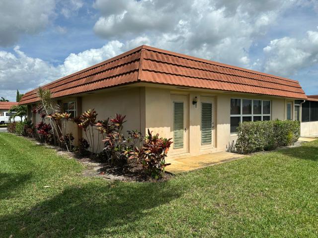 5725 Fernley Dr E, Unit 40, West Palm Beach, FL 33415 | MLS #B26001 | Compass