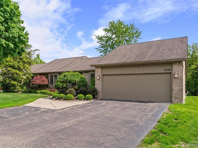 5725 Ridgewood Road