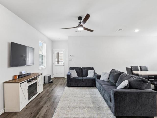 5725 Willamette Dr, Fort Worth, TX 76119 | MLS #21250 | Compass
