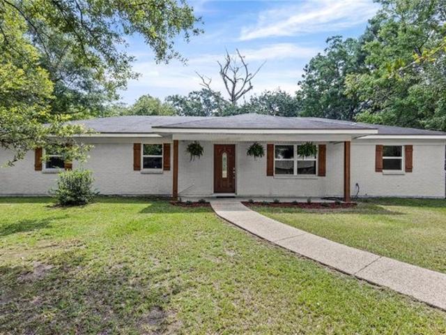 5726 Apache Dr, Satsuma, AL 36572