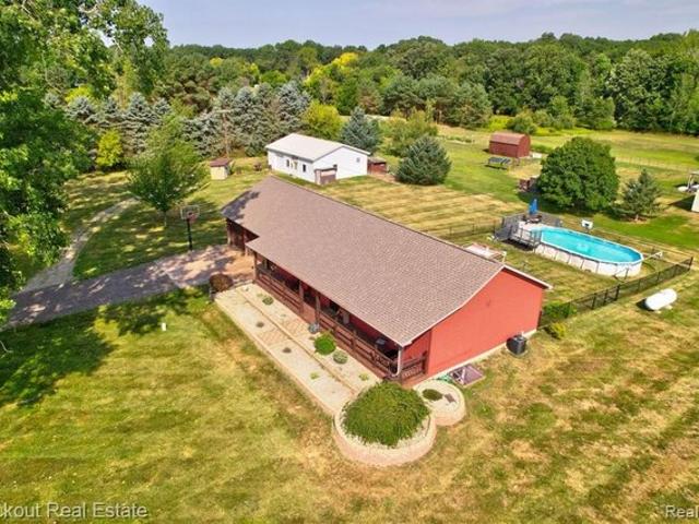 5726 Buell Rd, Tuscola, MI 48768