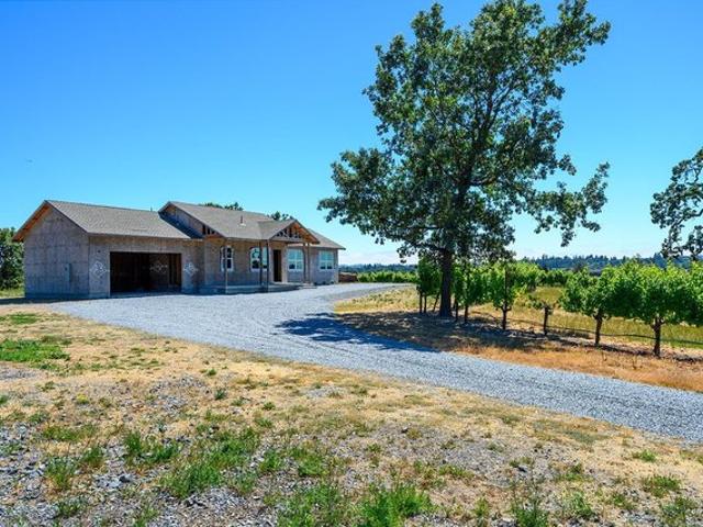 5726 Hall Rd, Santa Rosa, CA 95401