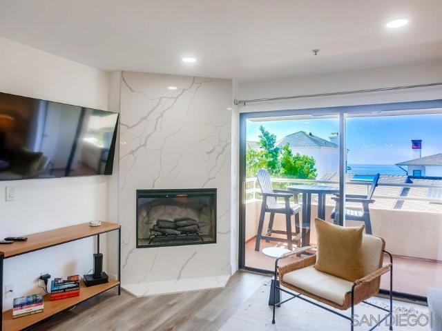 5726 La Jolla Blvd 201