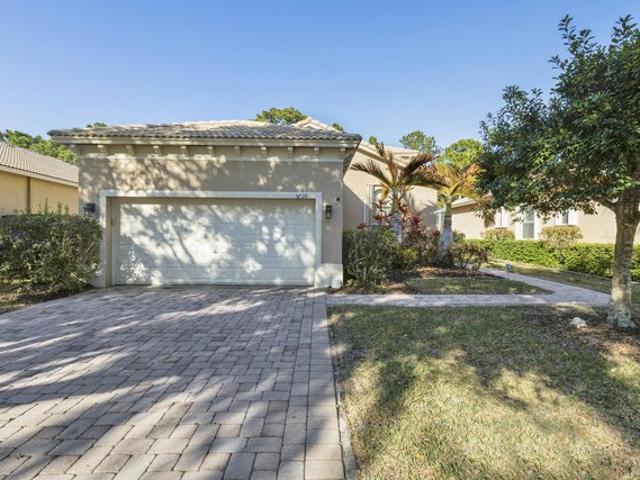 5726 Sterling Lake Dr, Fort Pierce, FL 34951