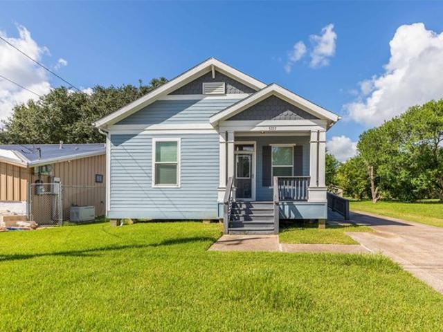 5727 Charles Ave, Port Arthur, TX 77640