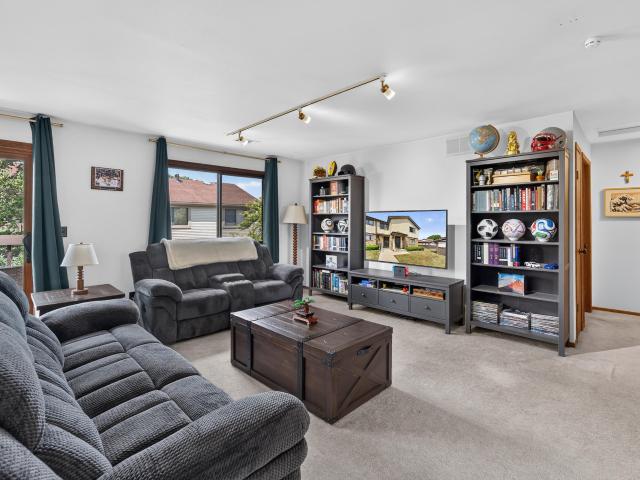 5728 Cambridge Cir, Unit 8