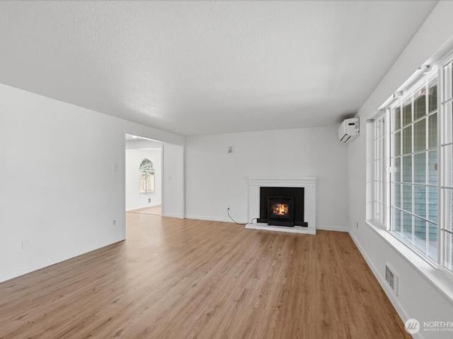 5728 st Place SE
