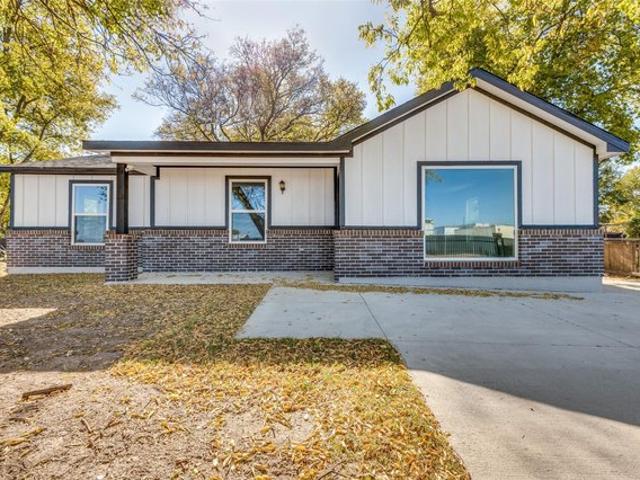 5728 Wilkes Dr, Fort Worth, TX 76119
