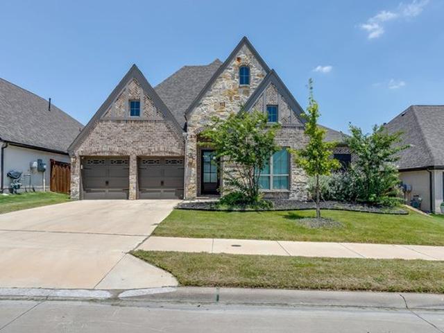 5729 Lake Jackson Dr, Fort Worth, TX 76126