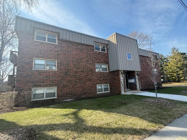 5720 East Ave, Unit 3A, Countryside, IL 60525 | Compass