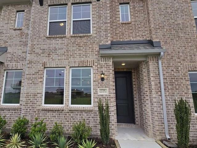 5720 Lakeview Dr, Watauga, TX 76148