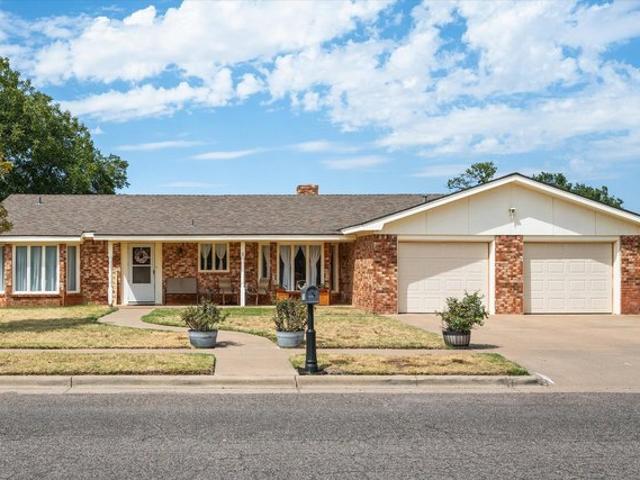 5720 70th Pl, Lubbock, TX 79424