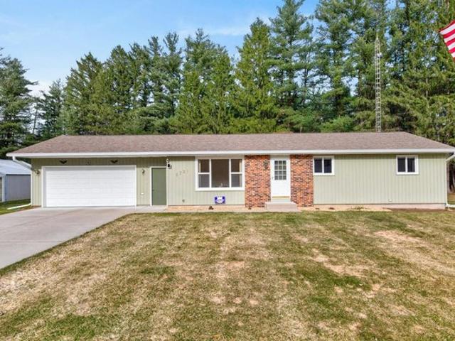 5721 Wintergreen Dr, Wisconsin Rapids, WI 54494
