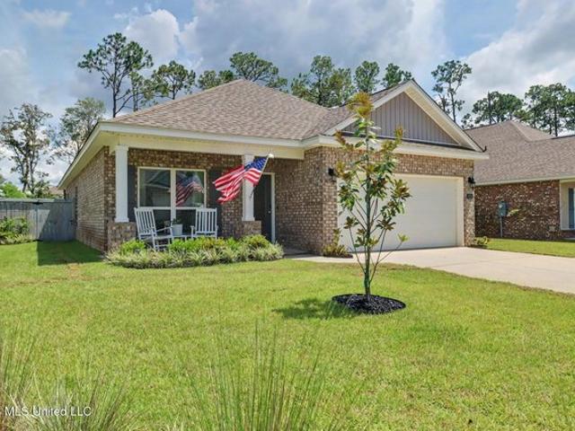 5722 Overland Dr, Biloxi, MS 39532