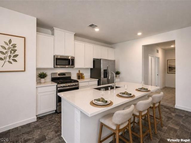 5722 Old Pine St, North Las Vegas, NV 89081