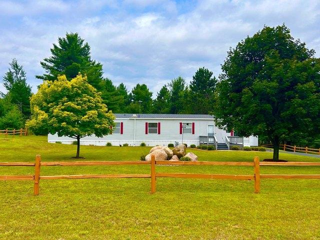 5722 Ridge Ln, Laona, WI 54541