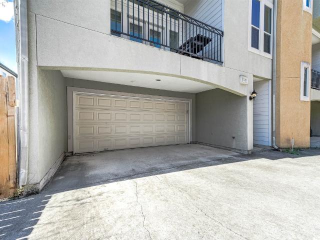 5723 Petty St, Houston, TX 77007 | MLS #9890 | Compass