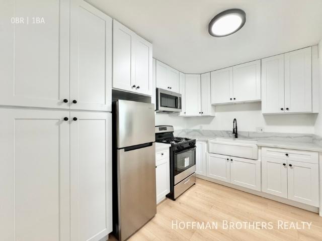5723 Willowcrest Ave. North Hollywood, CA 91601