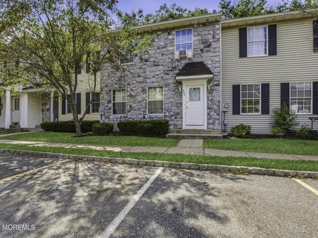 572 Davids Ct, Lakewood, NJ 08701