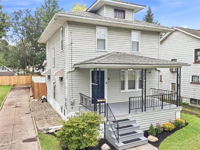 572 E Archwood Avenue