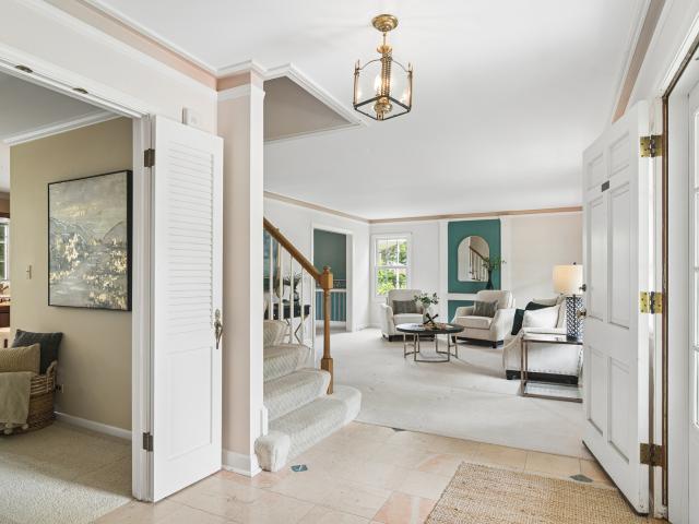 572 E Monterey Road