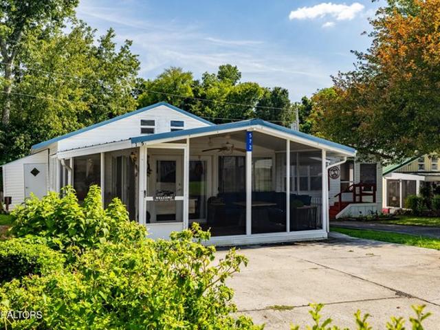 572 Flamingo Cir, Townsend, TN 37882