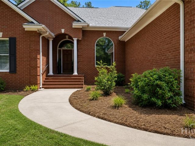 572 Kelsall Drive