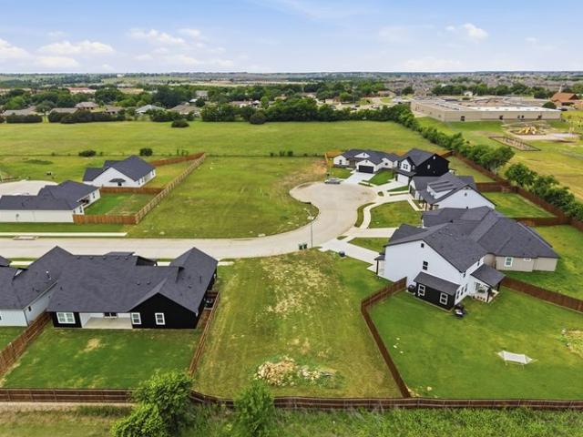 572 Highview Ct, Godley, TX 76044