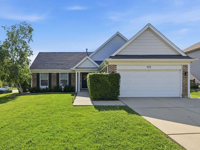 572 N Walnut Ln, Schaumburg, IL 60194