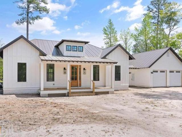 572 Salt Creek Way E, Brunswick, GA 31523