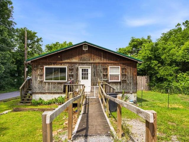 572 Shumate Ave, Rich Creek, VA 24147