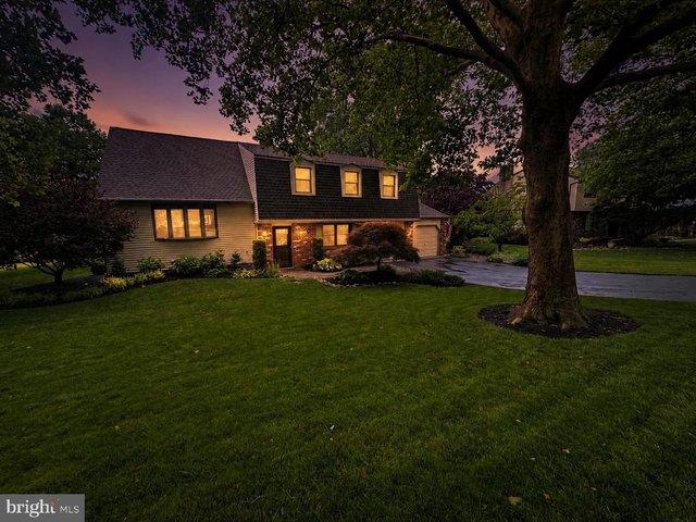 572 Sterling St, Newtown, PA 18940