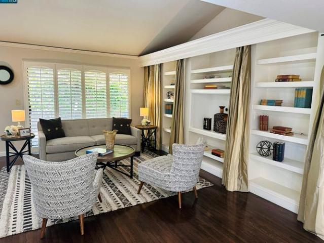 572 Rolling Hills Ln, Danville, CA 94526