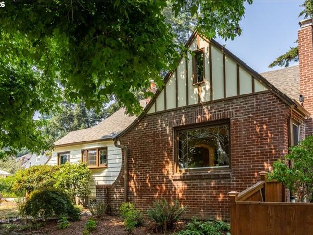 5735 NE Klickitat St, Portland, OR 97213