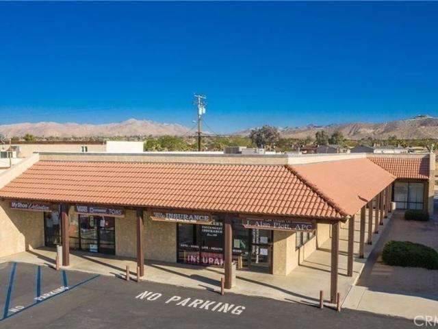 5735 Palms
