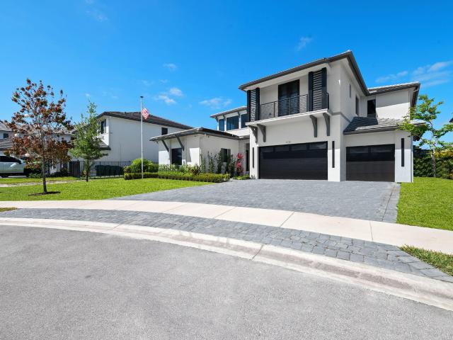 5735 SW 104th Ter, Cooper City, FL 33328 | MLS #B26019 | Compass