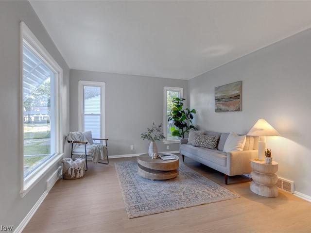 5735 W 44th Street