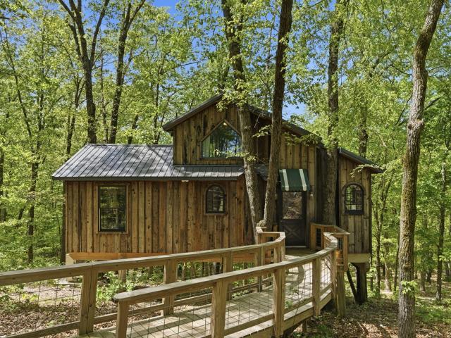 5735 W State Highway 76