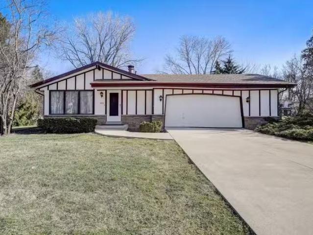 57365431 2330 S Brookside Pkwy