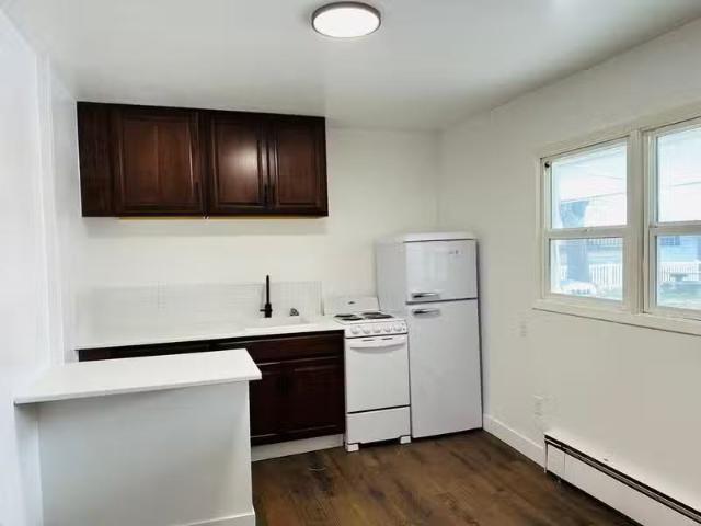 57374653 711 E Main St